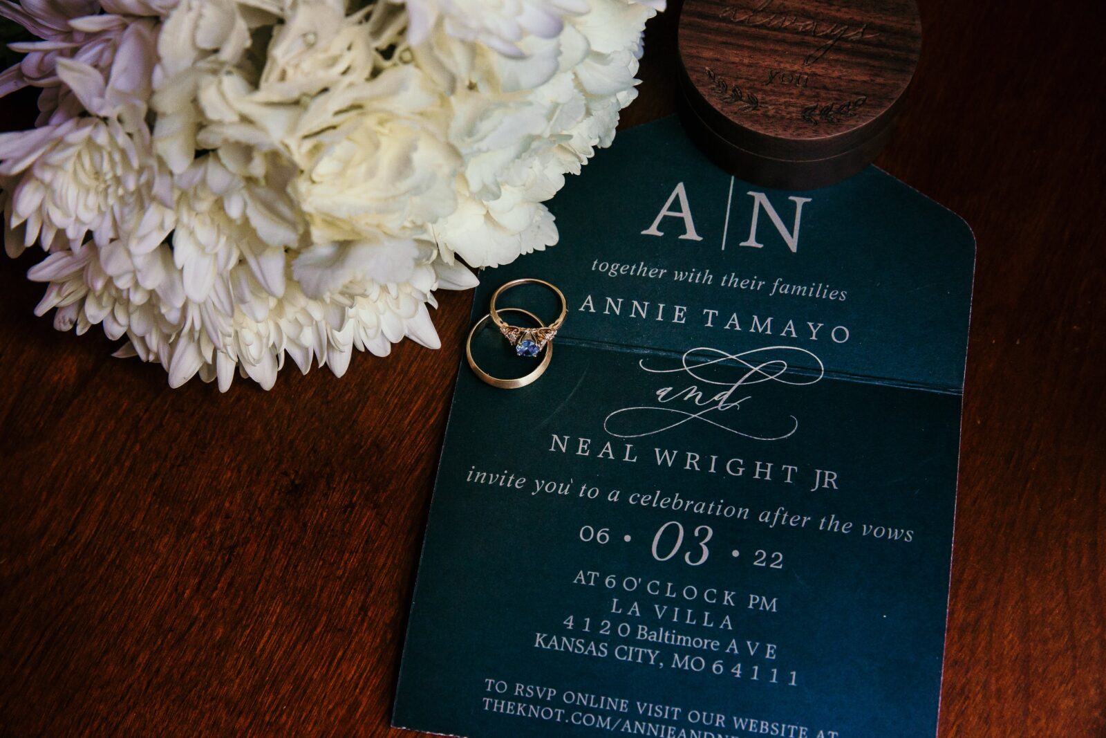 Simple La Villa KC Wedding - philosoficelebrations.com